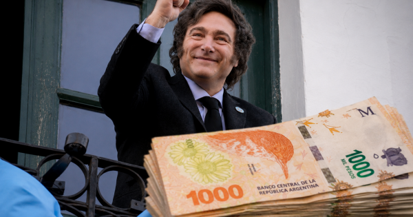 Pagan el aguinaldo a jubilados con DNI 2 y 3 este miércoles: monto ...